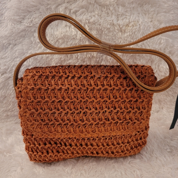 Universal Thread | Bags | Universal Thread Hobo Crossbody Bag | Poshmark